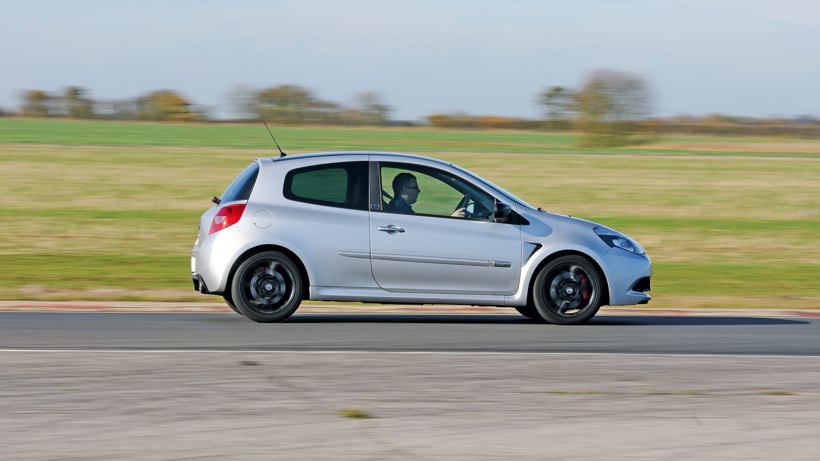 Renault Sport Clio: history of the french hot hatch hero from 172 to ...