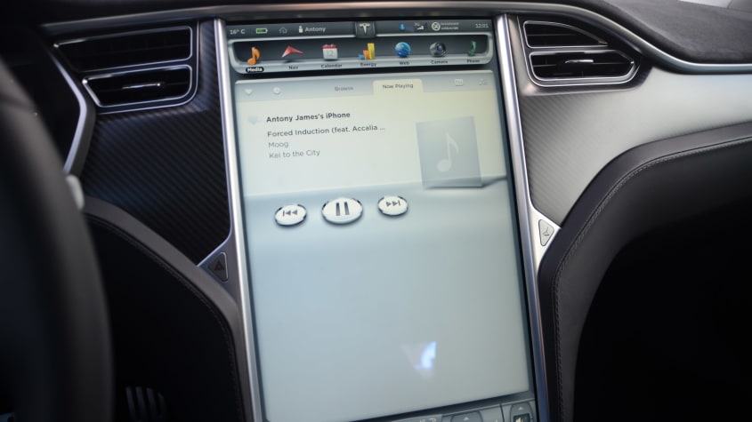 Tesla Model S infotainment screen - in pictures | Evo
