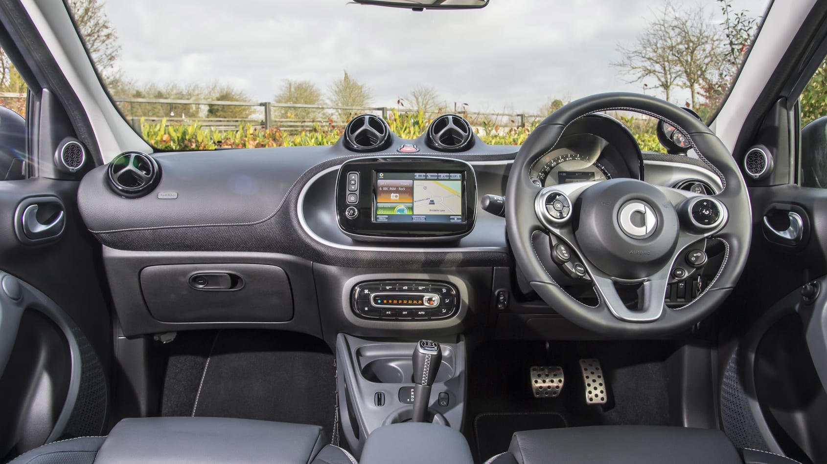 Smart Brabus Forfour review - prices, specs and 0-60 time | | evo