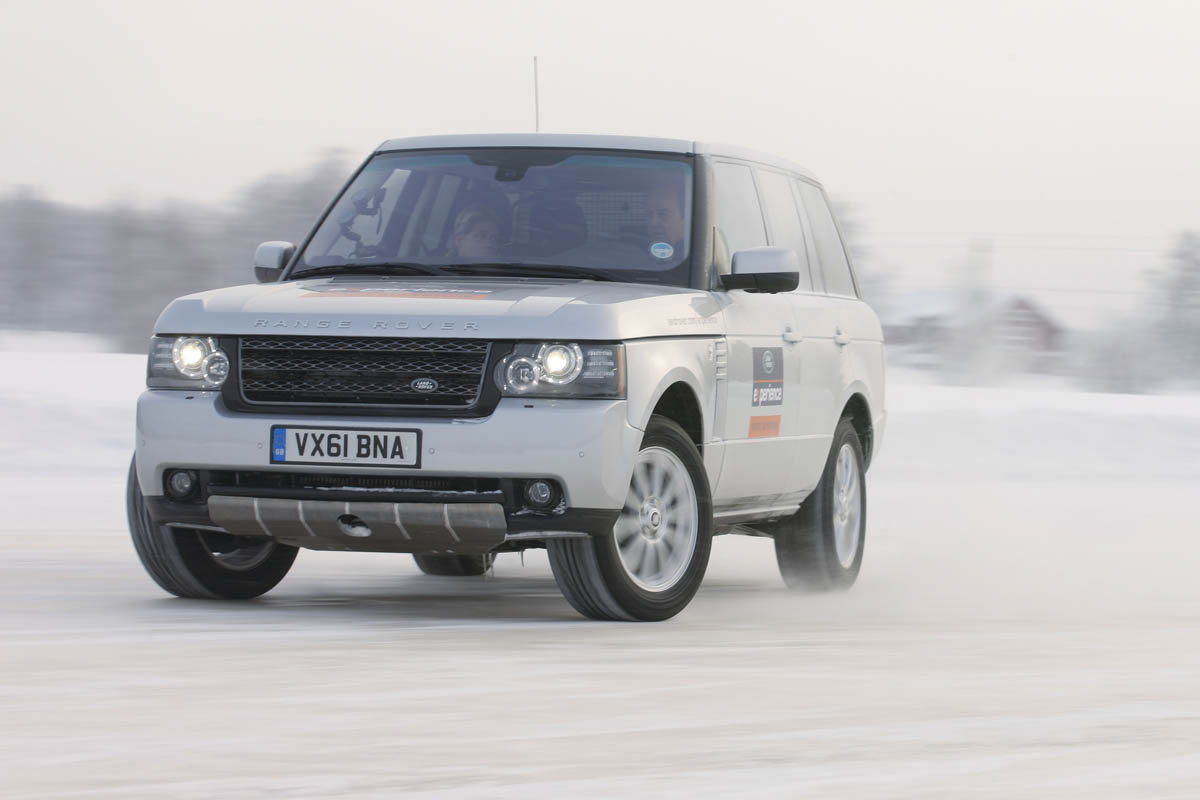 Video: Range Rover drifting on ice | evo