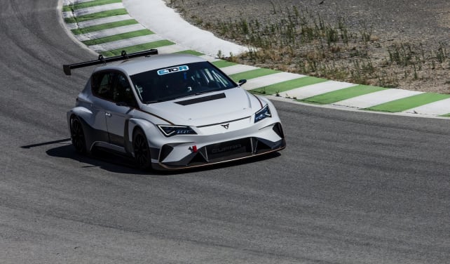 SEAT Leon Cupra 300 review - prices, specs and 0-60 time | evo