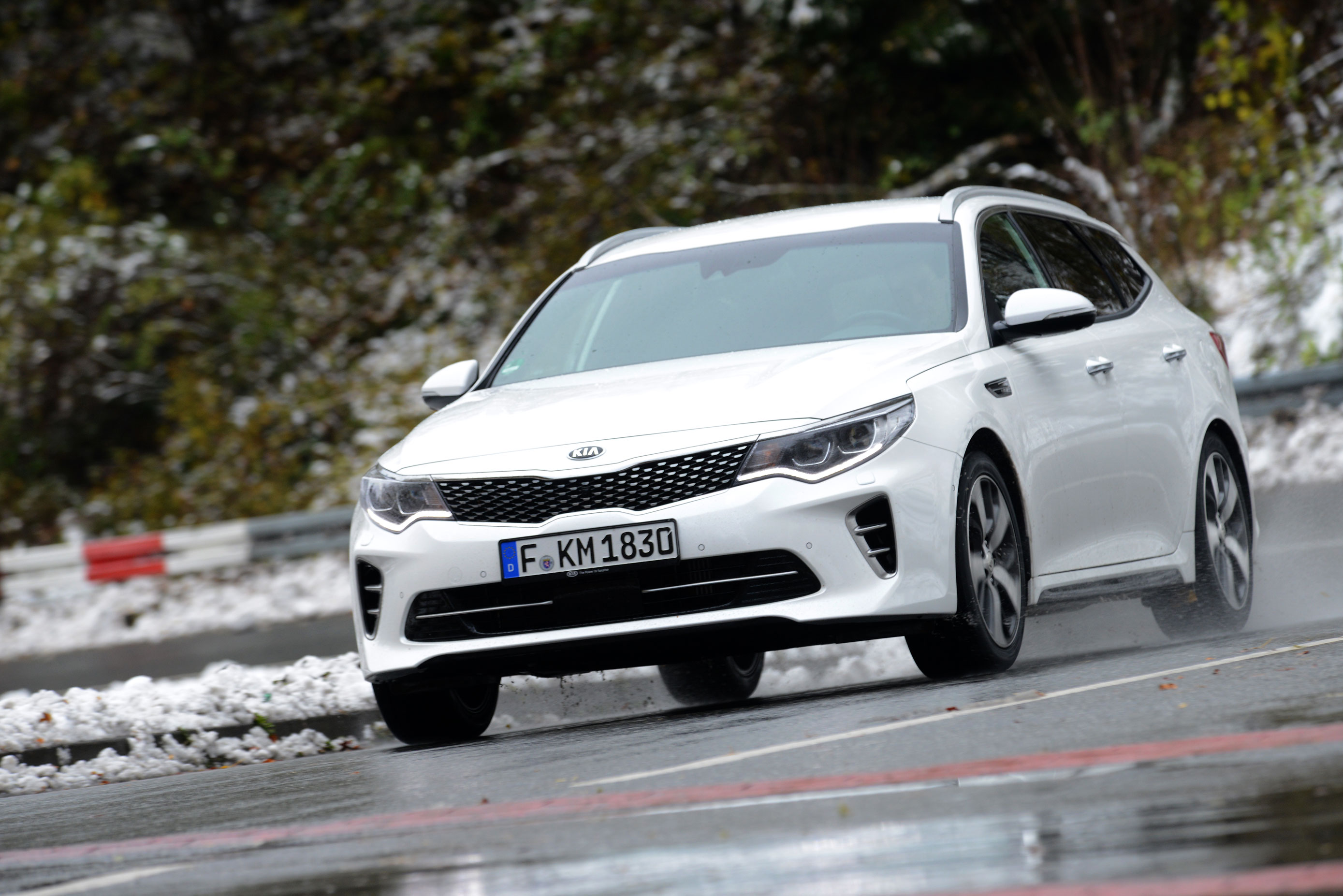 Kia Optima GT review - in pictures | evo