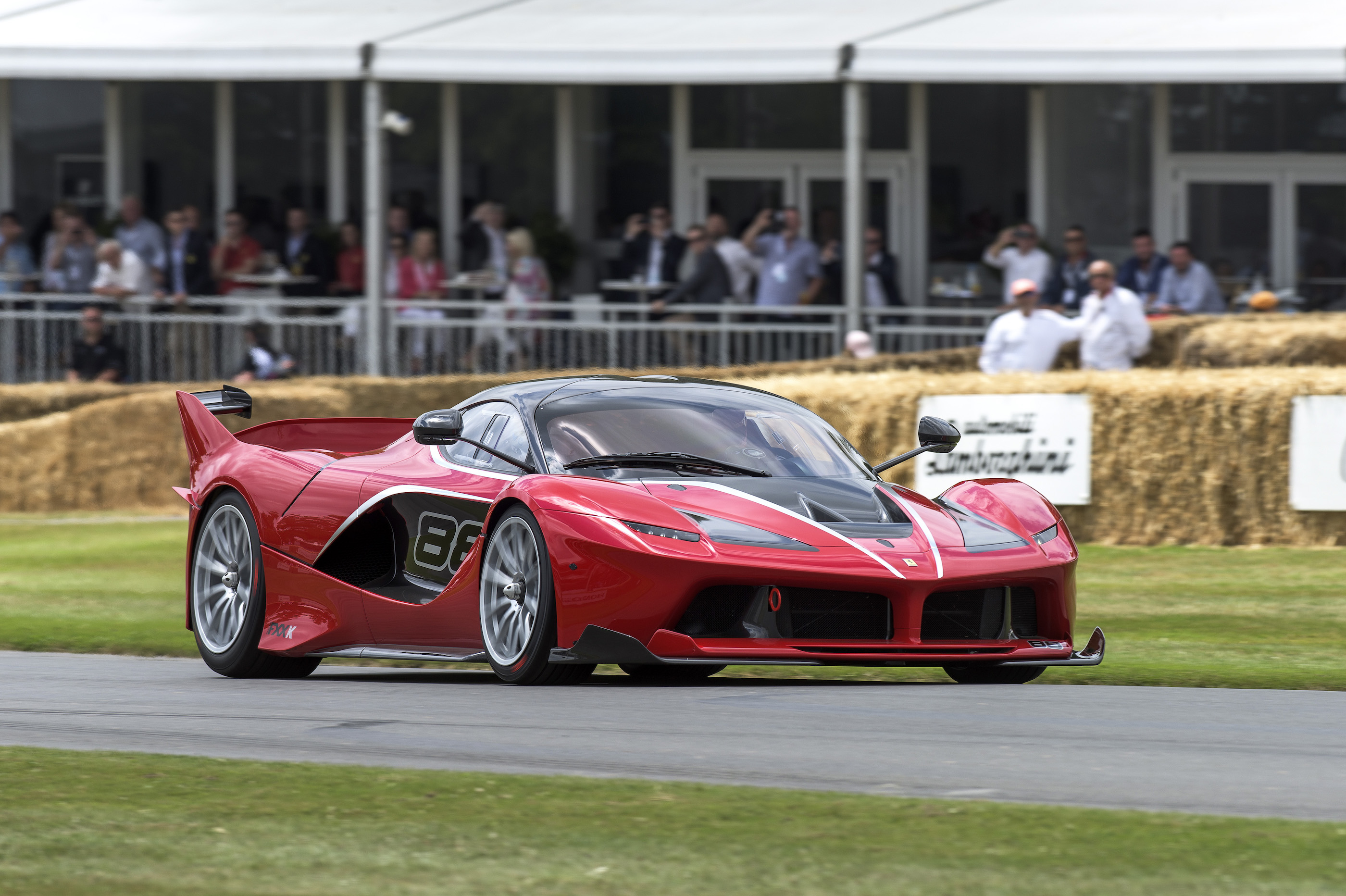 Ferrari FXXK-in pictures | Evo