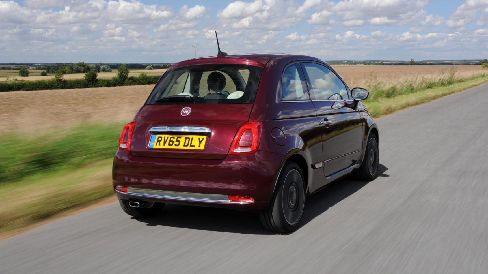 New Fiat 500 (UK spec) - in pictures | Evo