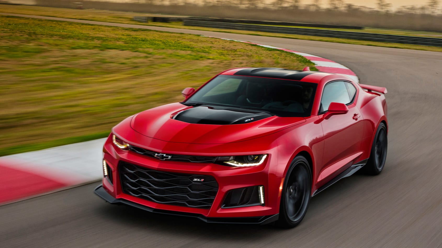 Chevrolet Camaro ZL1 goes for 200 mph - Pictures | Evo