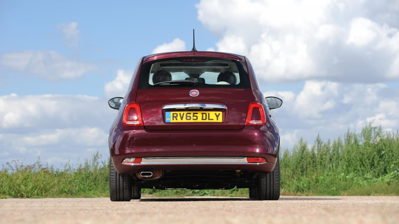 New Fiat 500 (UK spec) - in pictures | Evo