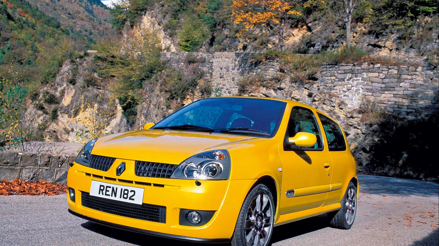 Renault Sport Clio: history of the french hot hatch hero from 172 to ...
