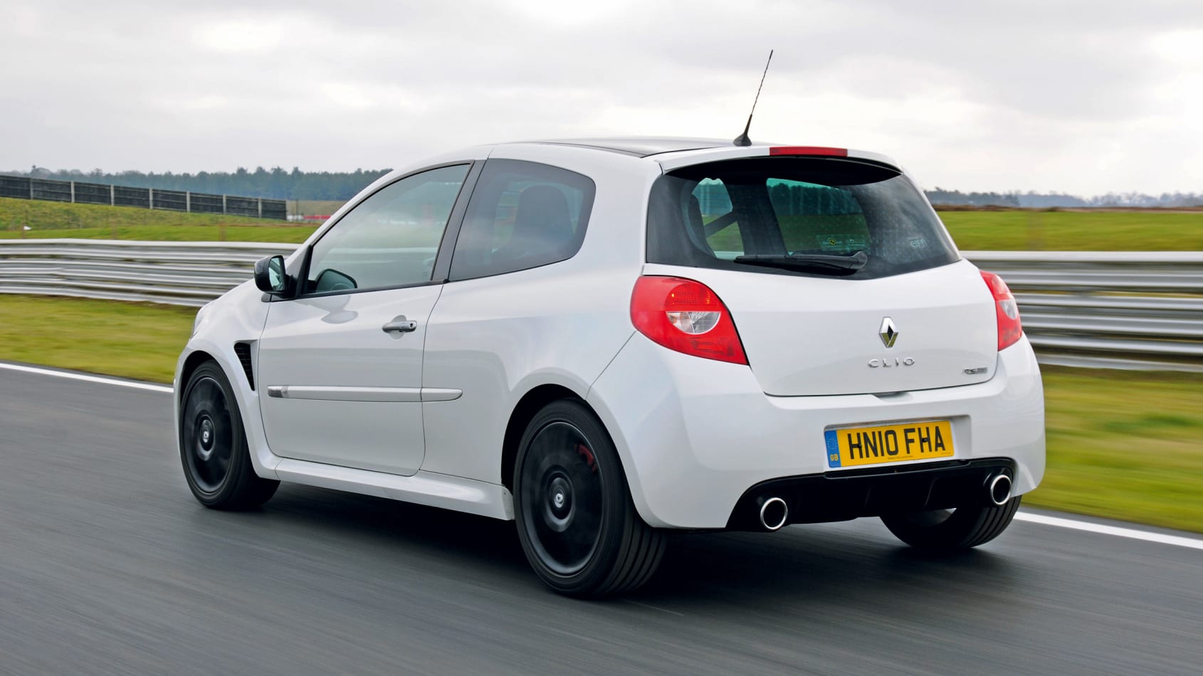 Renault Sport Clio: history of the french hot hatch hero from 172 to ...