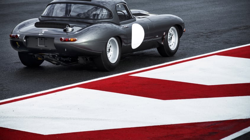 Jaguar Lightweight E-Type-in pictures | evo