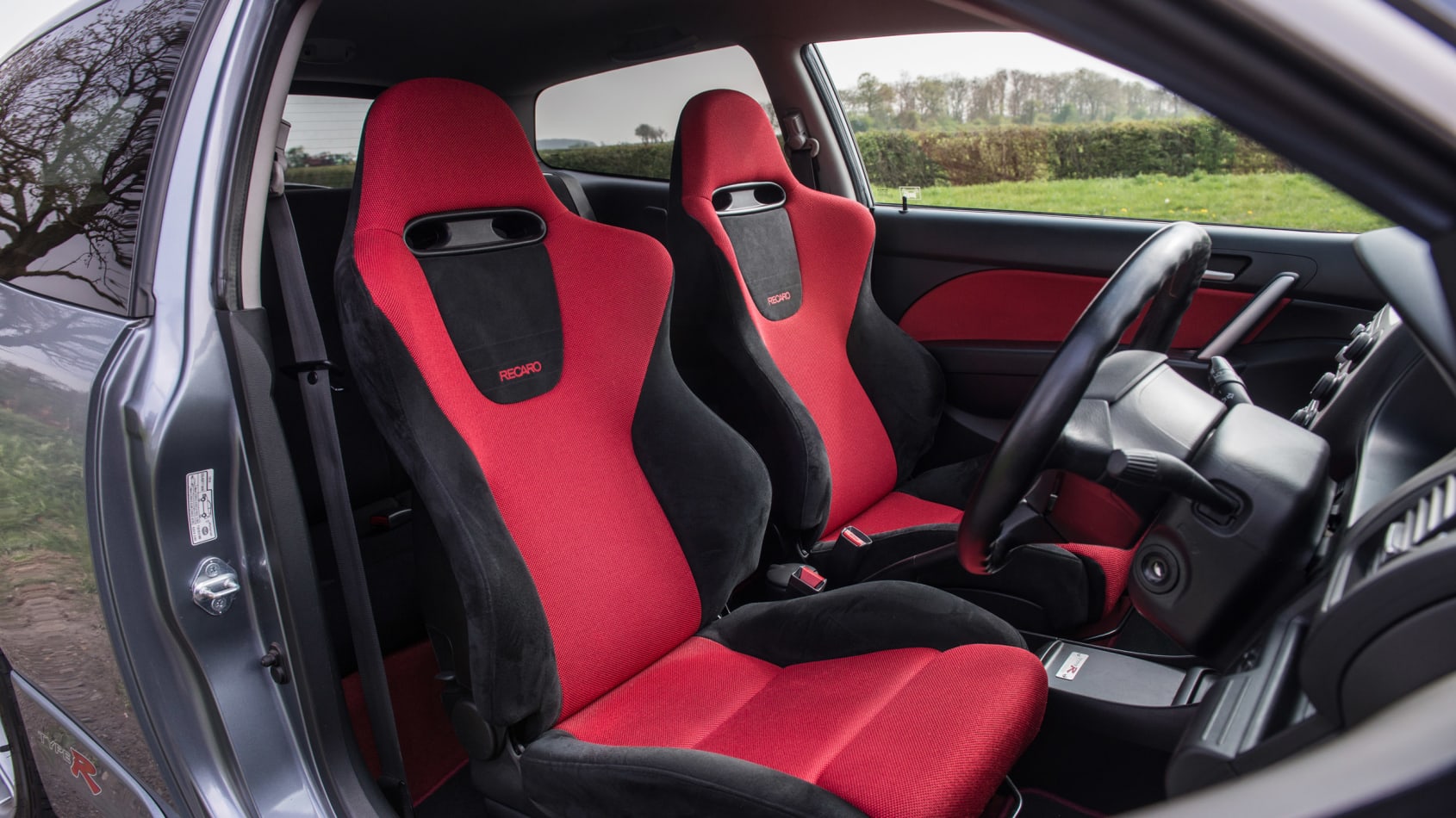 Honda Civic Type R (EP3) in pictures | evo