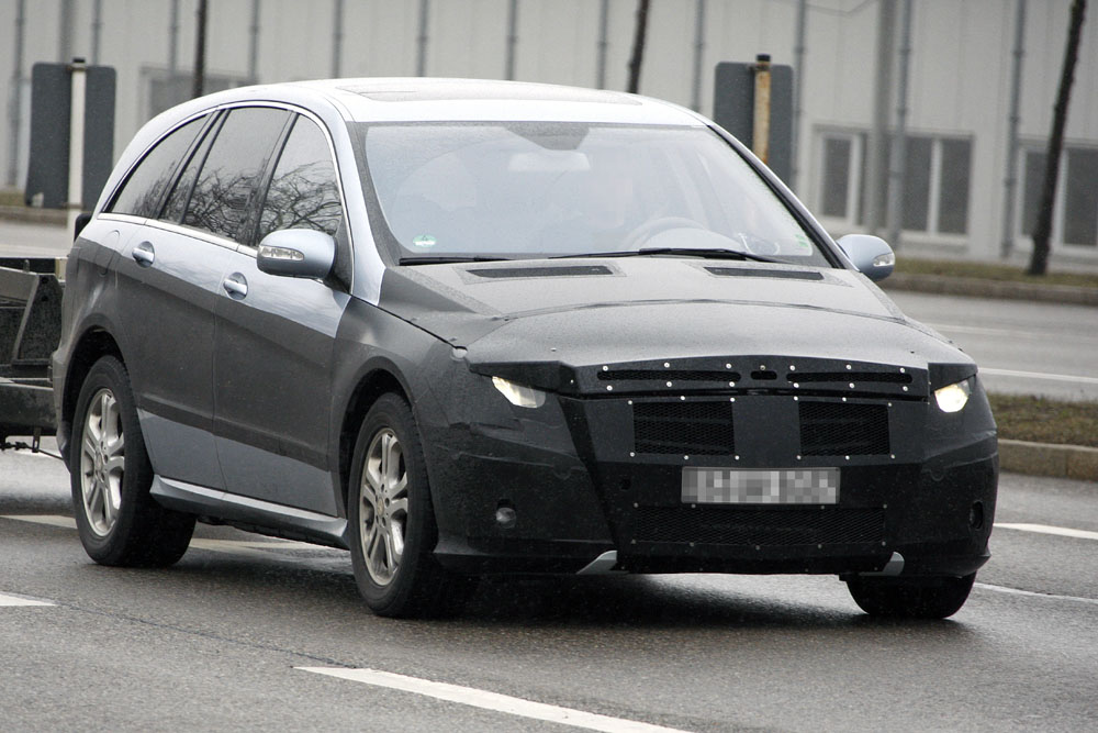 Mercedes R-class facelift | evo