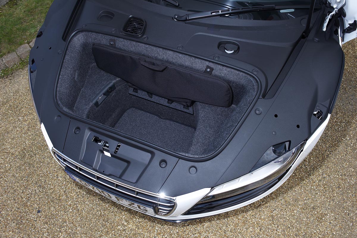Audi R8 Spyder Trunk