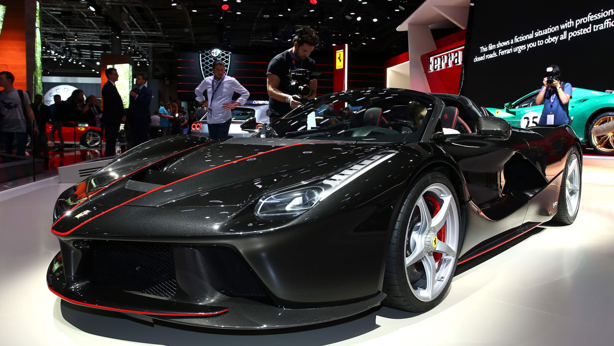 LaFerrari Aperta confirmed - open-top hypercar unveiled in Paris | evo