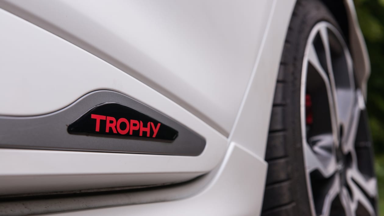 Renaultsport Clio 220 Trophy - in pictures | evo