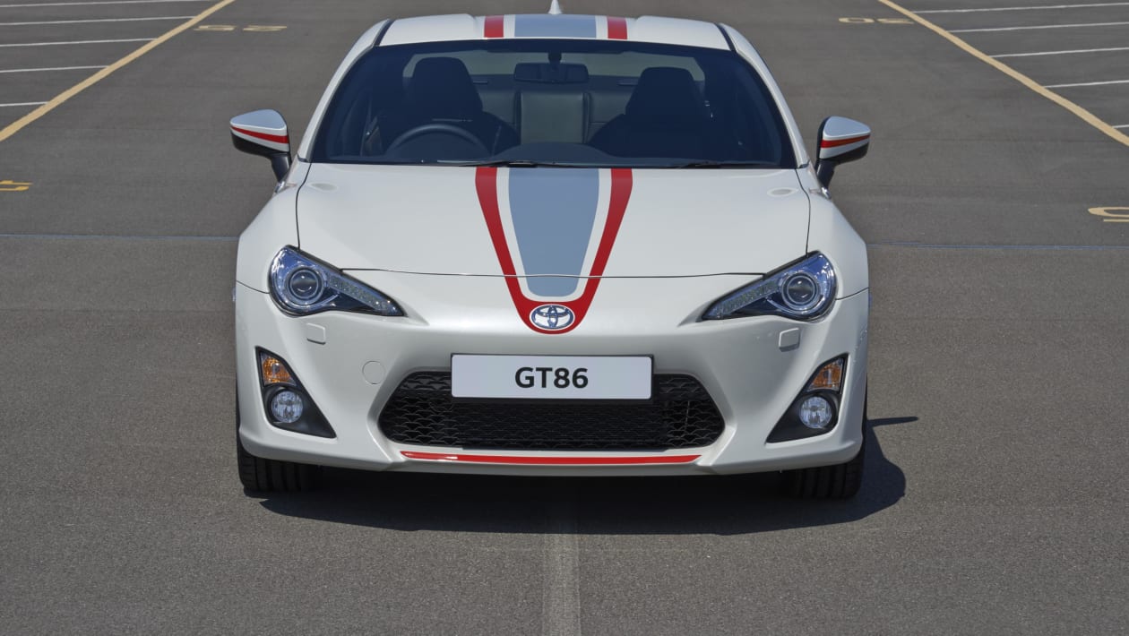 Toyota GT86 Blanco – stripy special edition joins revised range | evo