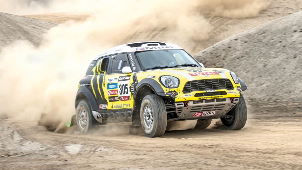 Tottenham manager Villas-Boas eyes up Dakar | evo