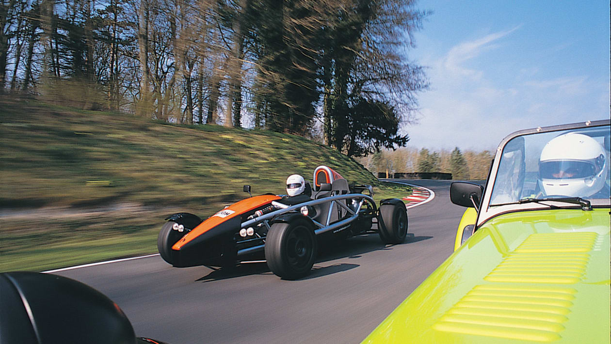 Caterham R400 takes on Ariel Atom: Road and Track 2007: Caterham R400 v ...