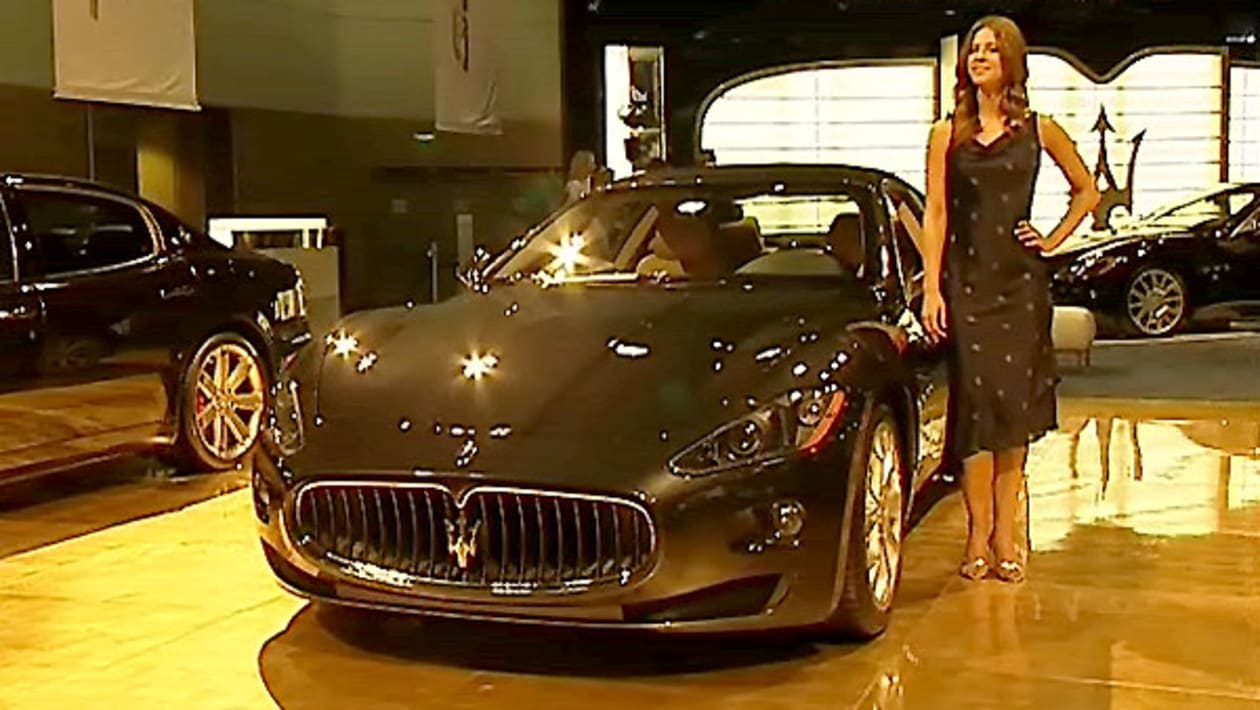 Girls at LA Auto Show | evo