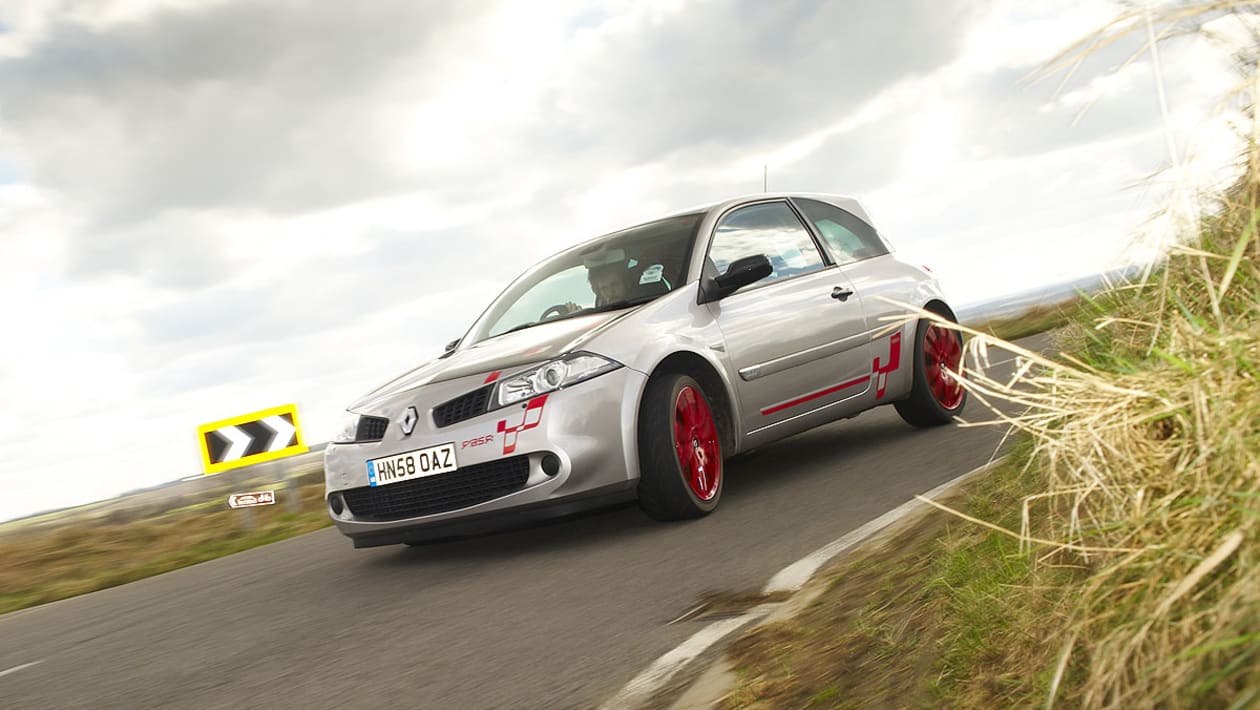 Renaultsport Megane R26.R - Pictures | evo