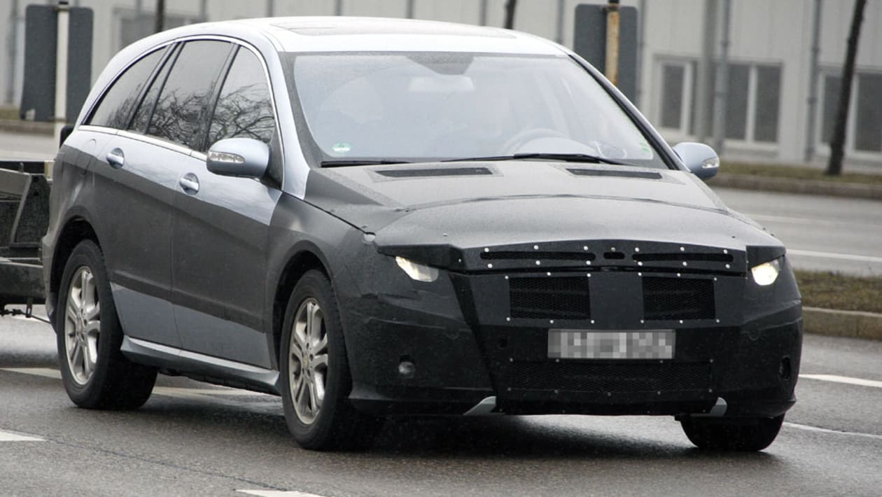 Mercedes R-class facelift | evo