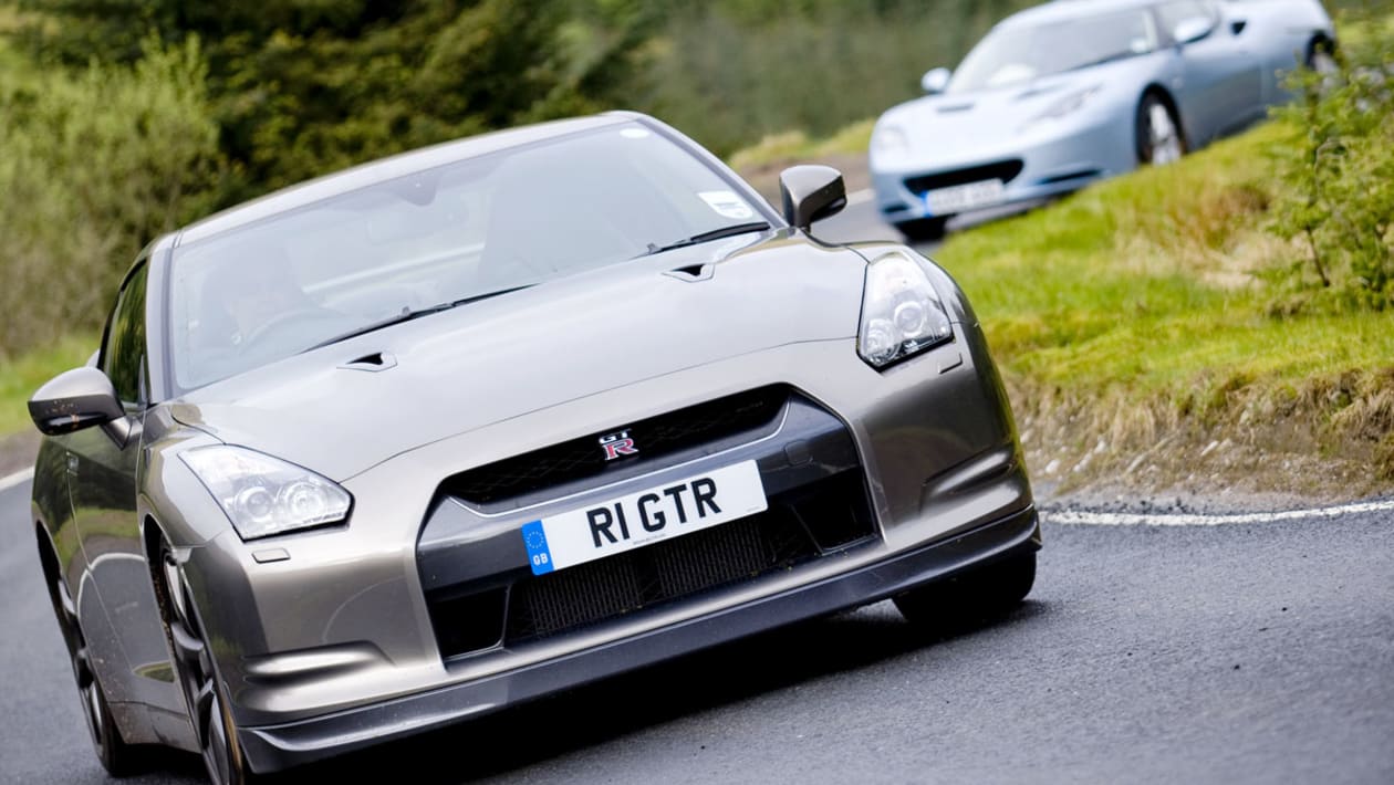 Lotus Evora v Nissan GT-R | evo