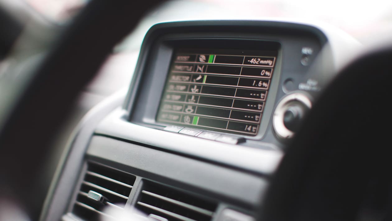 Nissan R34 Skyline GT-R multifunction display – Art of Speed | evo