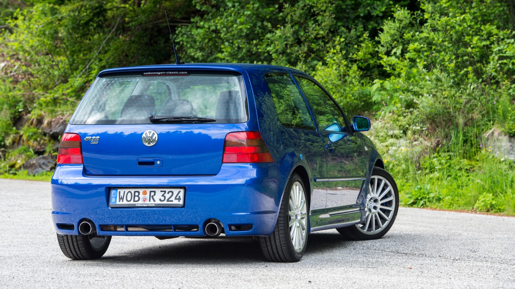 Volkswagen Golf (Mk4) R32 - in pictures | evo