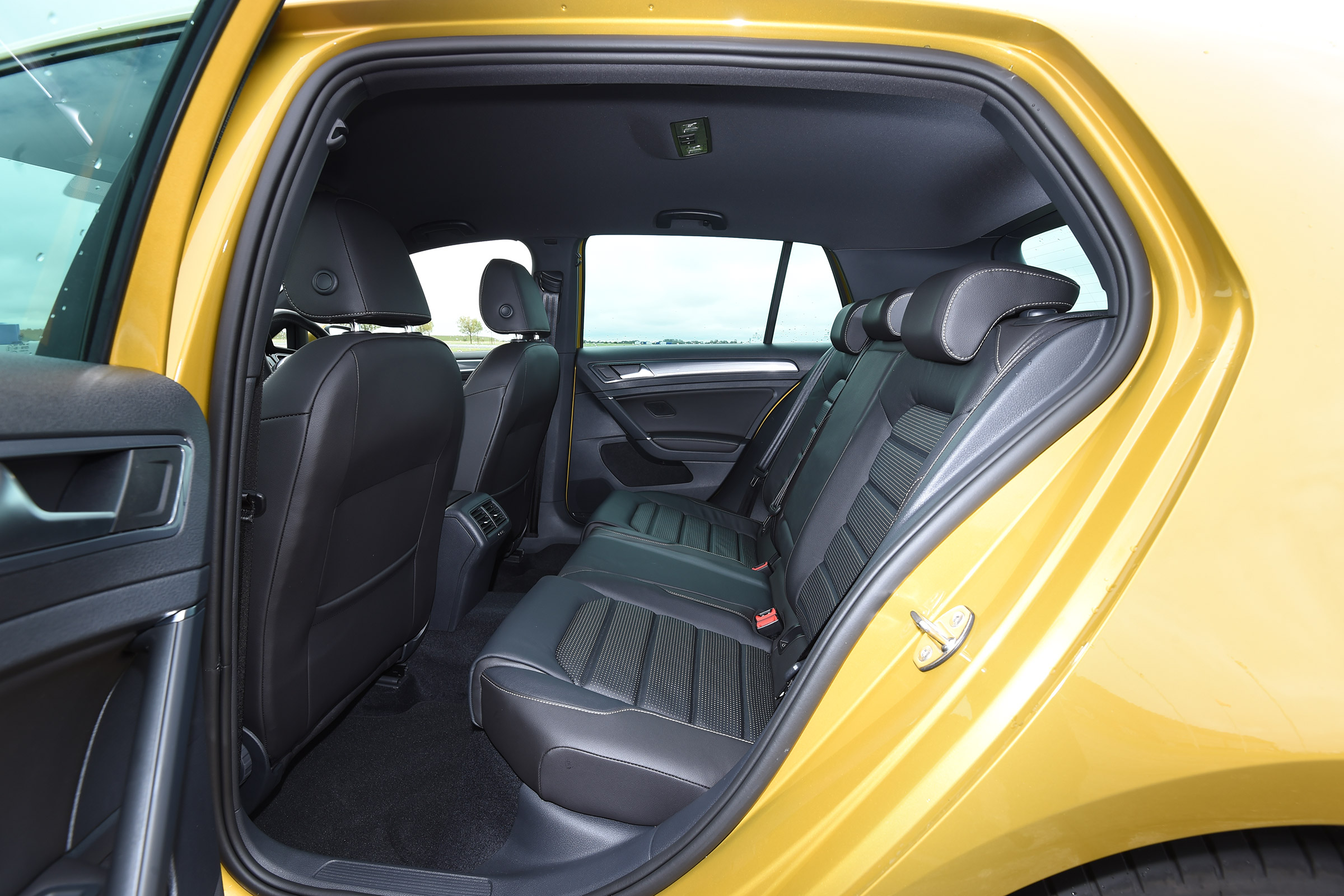 VW Golf R-Line TSI Evo review - pictures | evo