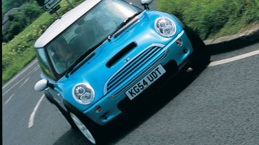 Mini Cooper (R50) - history, prices and specs - pictures | evo