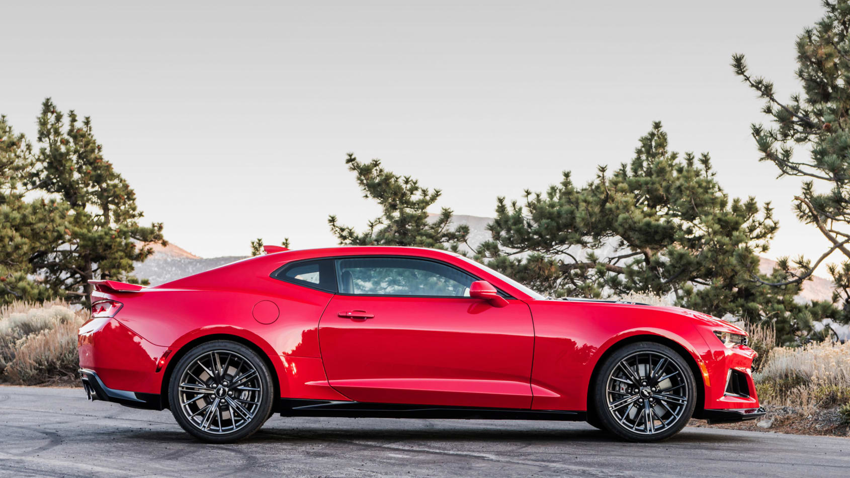 Chevrolet Camaro ZL1 goes for 200 mph - Pictures | Evo