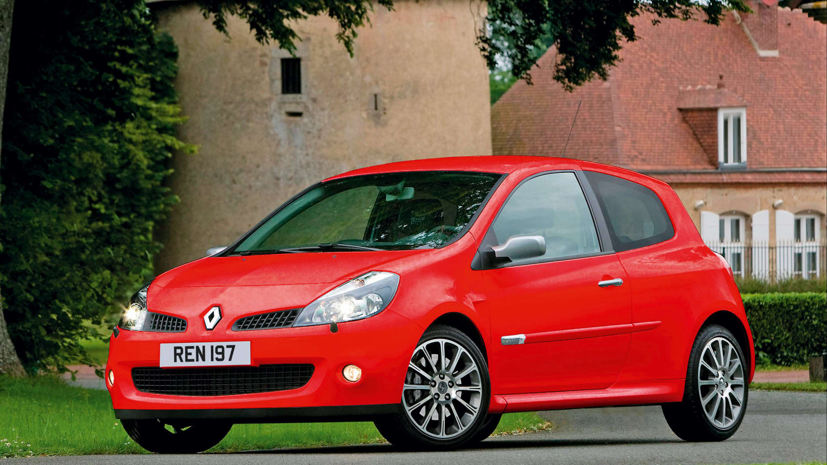 Renault Sport Clio: history of the french hot hatch hero from 172 to ...