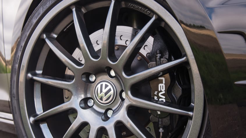 Revo Volkswagen Golf R pictures | Evo