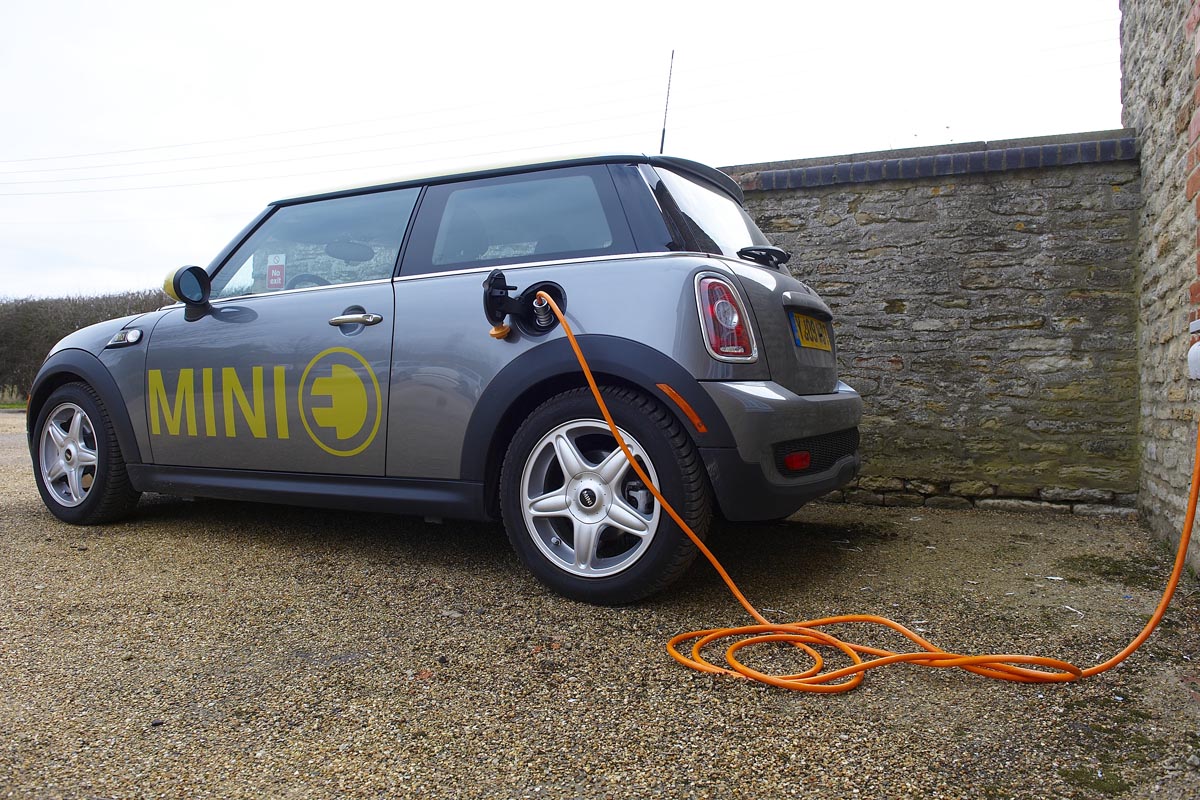 Mini E road test review | evo