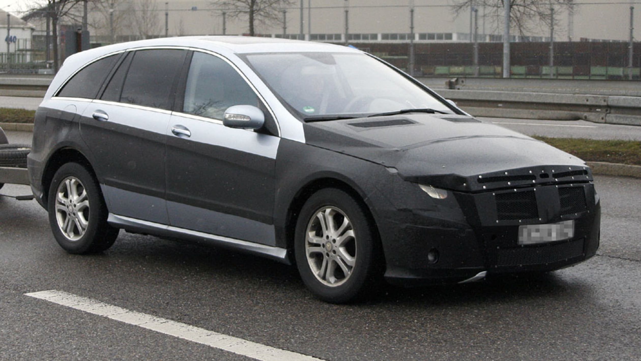 Mercedes R-class facelift - Pictures | evo