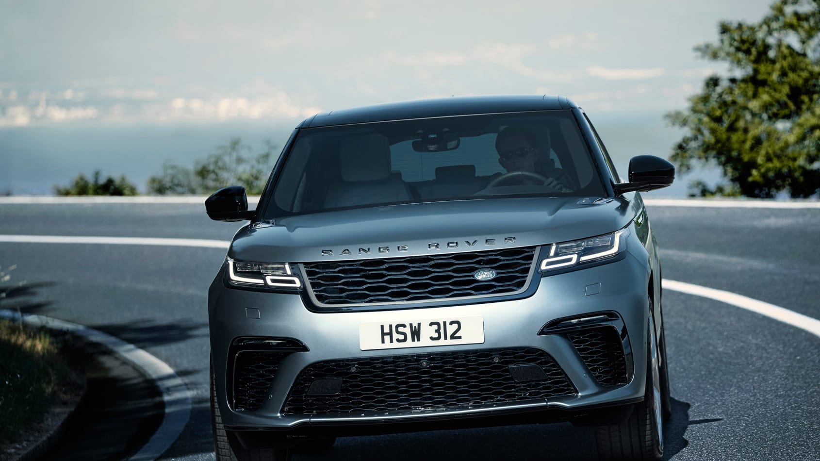Range Rover Velar SV Autobiog - pictures | evo