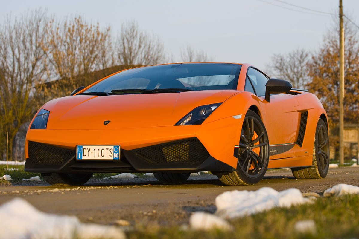 Lamborghini LP570-4 Superleggera video review | evo