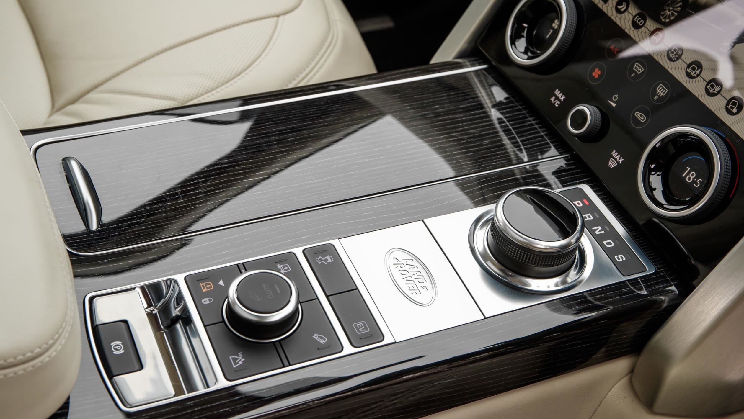 Range Rover P400e PHEV review - in pictures | evo