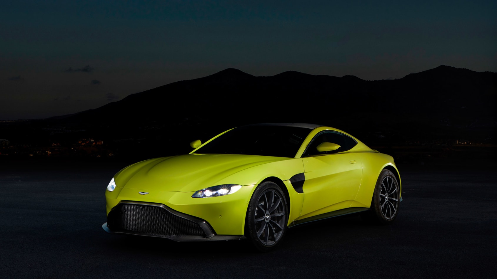Aston Martin Vantage - pictures | Evo