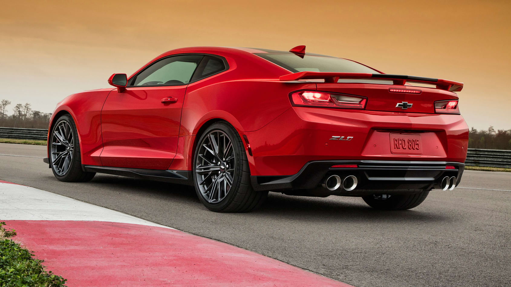 Chevrolet Camaro ZL1 goes for 200 mph - Pictures | Evo