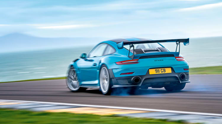 Porsche 911 GT3 vs GT3 RS vs GT2 RS - pictures | Evo